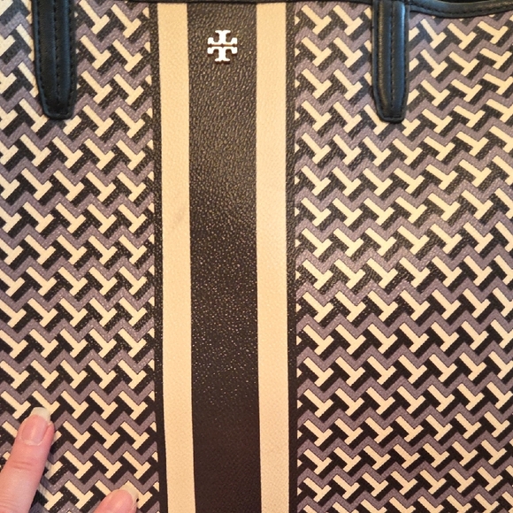 Tory Burch | Bags | Tory Burch Black And Cream Patterned Totelarge Tote ...